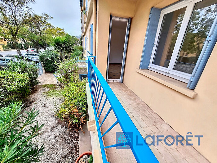 Appartement à louer - La Valette-du-Var, Centre-ville - 3 pièces - 1 chambre