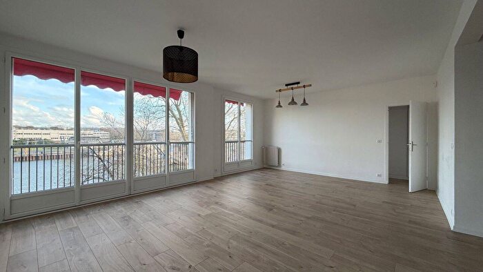 Appartement à louer - Gambetta, Chatou - 4 pièces - 3 chambres