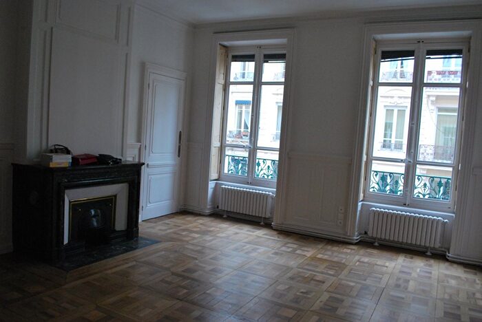 Lyon 2ème, Cordeliers Bellecour : Appartement 3 pièces à louer