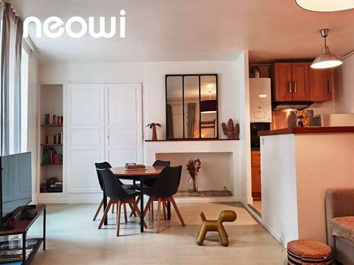 Appartement à louer - République, Aurillac - 2 pièces - 1 chambre