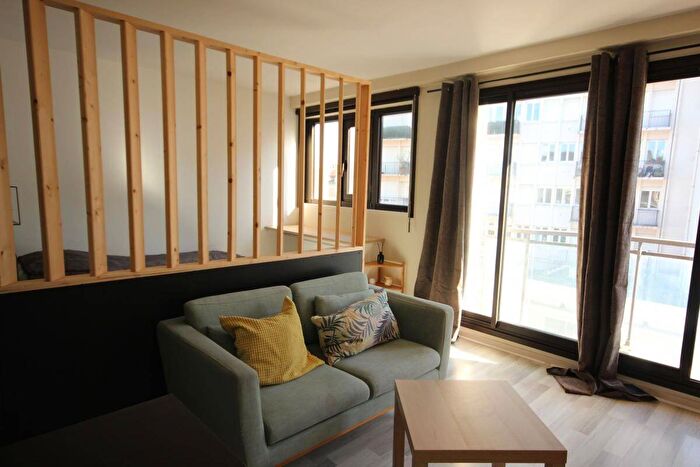 Appartement à louer - Centre Ville, Pau - 1 pièce