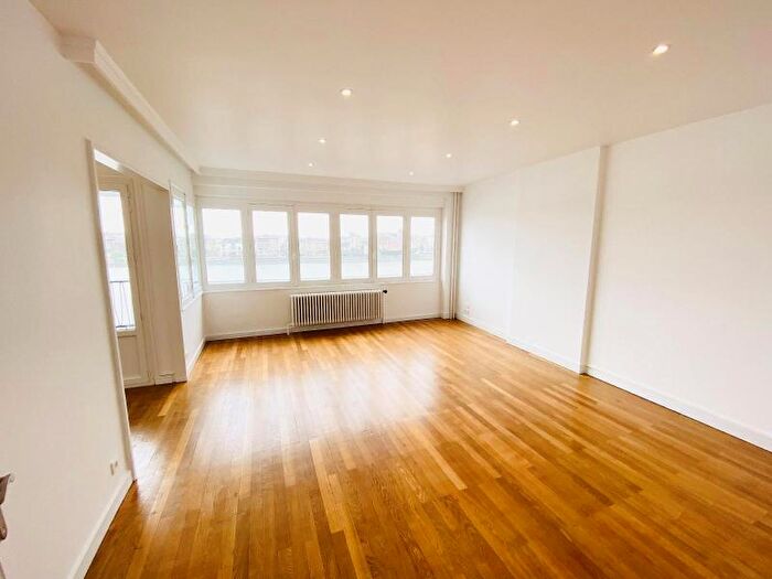 Appartement 3 pièces à Mâcon, Centre-ville, à louer