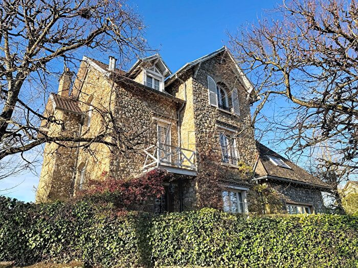 Maison à vendre - Le Chesnay, Saint-Antoine de Padoue - 14 pièces - 9 chambres