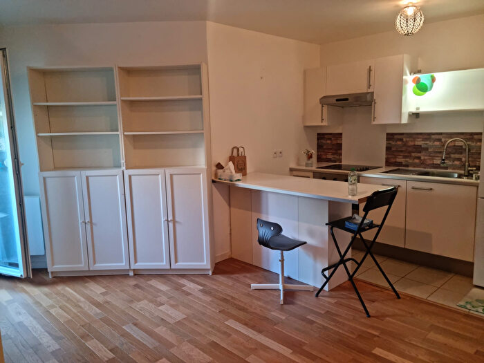 Suresnes, Liberté : Appartement 2 pièces à louer