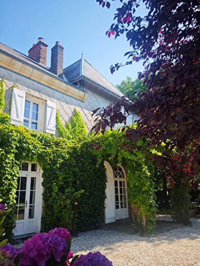 Maison à vendre - La Chartre-sur-le-Loir - 12 pièces - 7 chambres