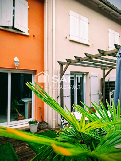 Maison à vendre - Vénissieux, Centre-ville - 5 pièces - 3 chambres