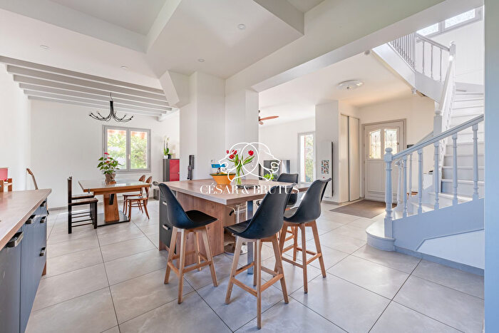 Maison 10 pièces à Meyzieu, Nord Ouest, à vendre
