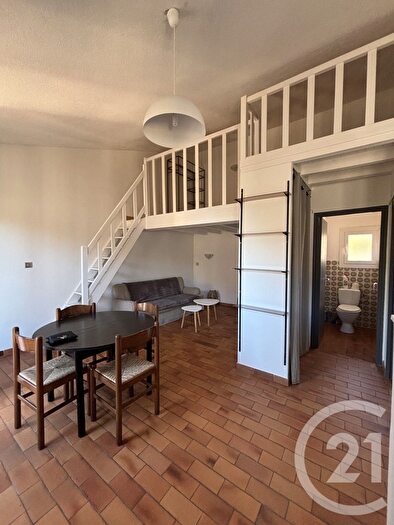 Appartement à louer - Santa-Maria-di-Lota - 2 pièces - 1 chambre