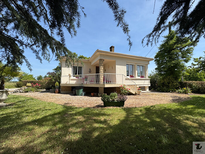 Saint-Nexans : Maison 4 pièces à vendre