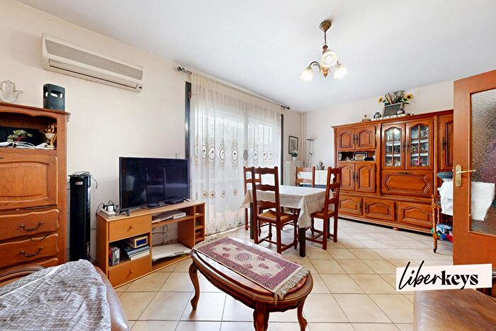 Maison à vendre - Meyzieu, Sud Est - 5 pièces - 4 chambres