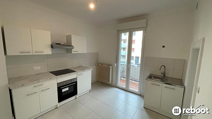 Appartement à louer - Schiltigheim, Ecrivains, Trois Epis - 3 pièces - 2 chambres