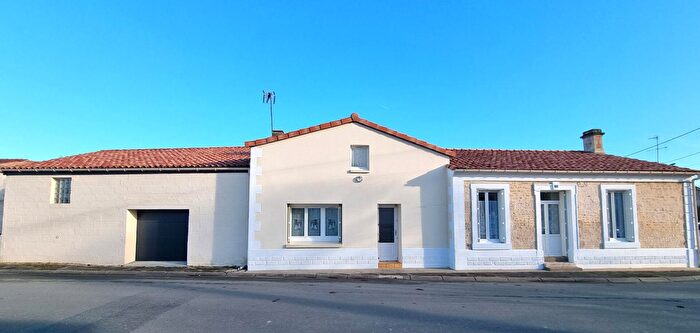 Maison à vendre - Les Magnils-Reigniers - 3 pièces - 2 chambres