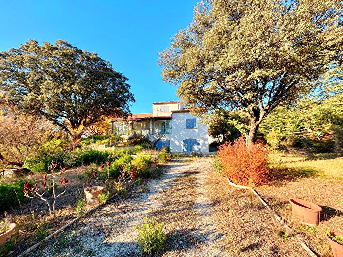 Maison à vendre - Saint-Pantaléon-les-Vignes - 6 pièces - 4 chambres