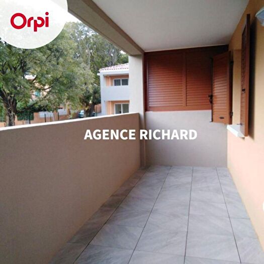 Appartement à louer - Sud Est, Ollioules - 3 pièces - 2 chambres