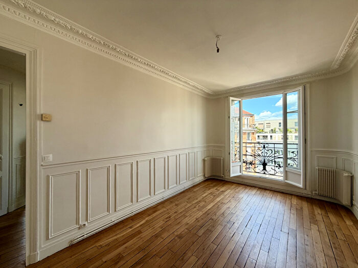 Appartement 2 pièces à Clichy, République, Victor Hugo, à vendre