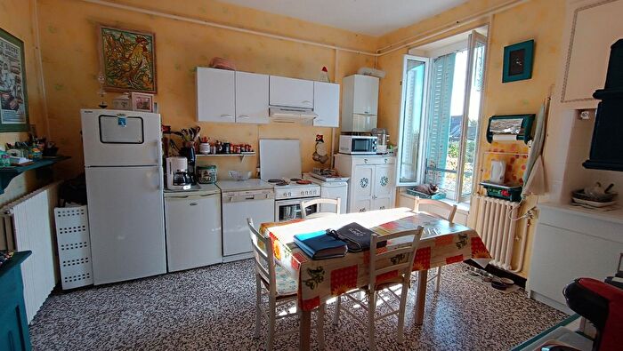 Montceau-les-Mines, Bellevue : Appartement 4 pièces à vendre