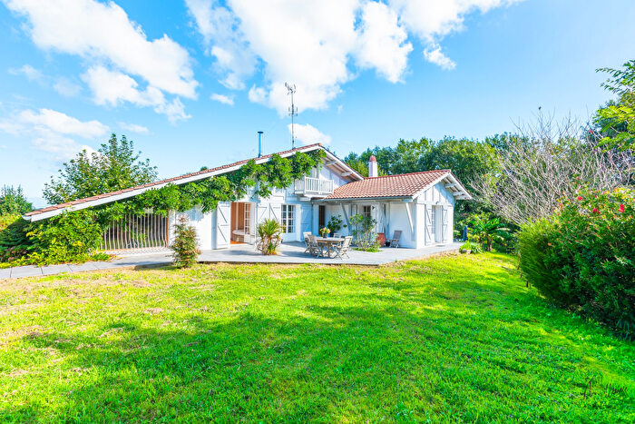 Maison à vendre - Ahetze - 8 pièces - 4 chambres