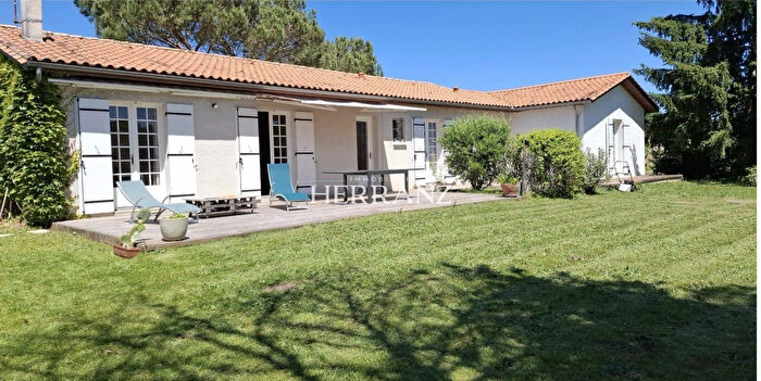 Maison à vendre - Saint-Martin-du-Bois - 7 pièces - 5 chambres