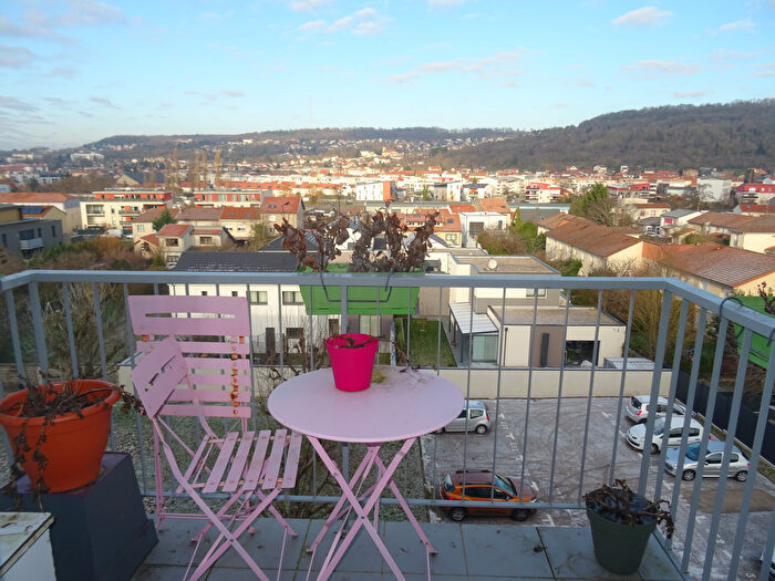 Appartement à louer - Essey-lès-Nancy - 3 pièces - 2 chambres