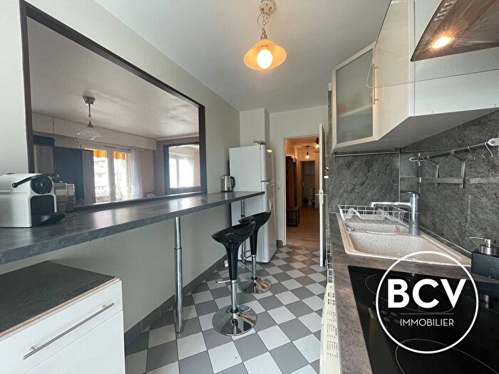 Appartement à louer - La Madeleine, Chartres - 4 pièces - 3 chambres