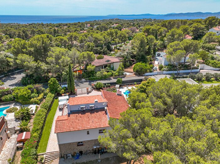 Maison à vendre - Saint-Raphaël, Plateau Notre-Dame - 9 pièces - 6 chambres