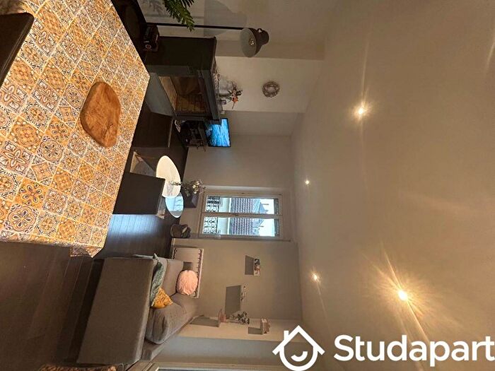 Appartement à louer - Mon Désert-Jeanne dArc, Nancy - 5 pièces - 2 chambres