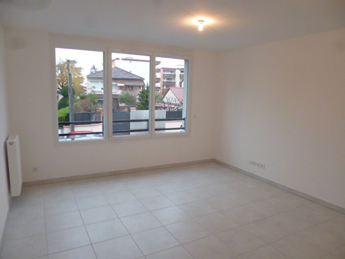 Bron, Le Terraillon - Appartement 1 pièce à louer