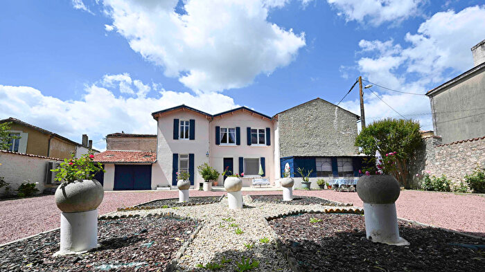 Maison à vendre - Courcelles - 6 pièces - 3 chambres