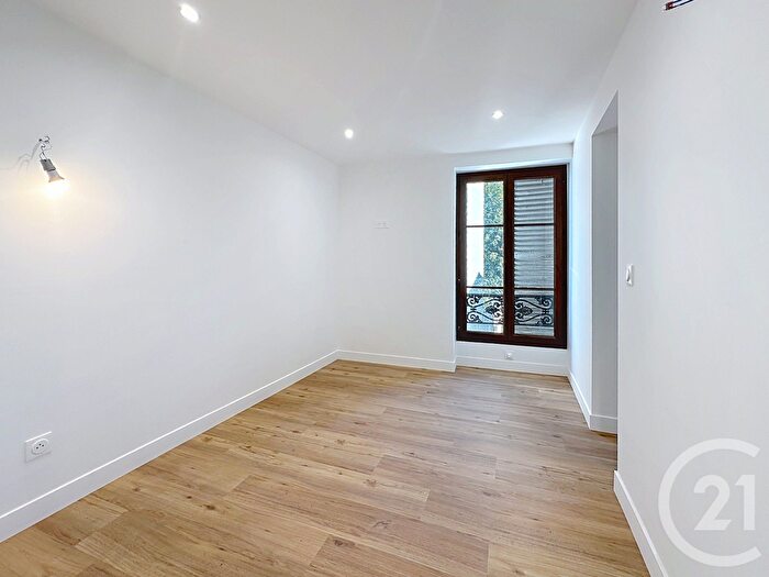 Thiais, Clury, Victor Hugo : Appartement 2 pièces à louer