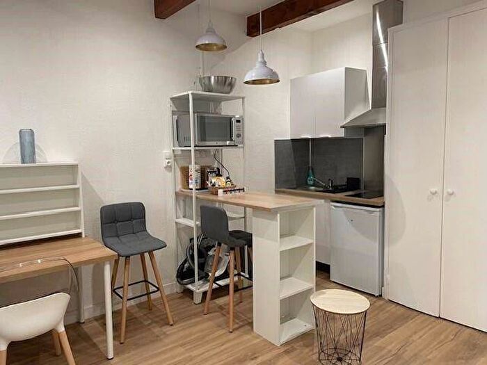 Appartement à louer - Centre Ville, Aix-en-Provence - 1 pièce