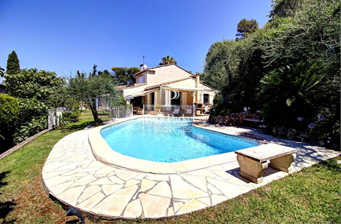 Mougins, Centre-ville, Village, Tournamy, Le Val de Mougins : Maison 6 pièces à vendre