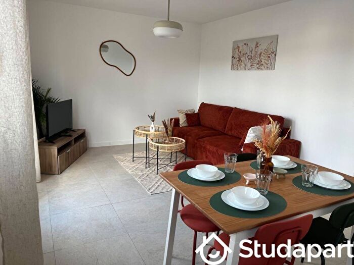 Cerisaie, Elbeuf - Appartement 1 pièce à louer