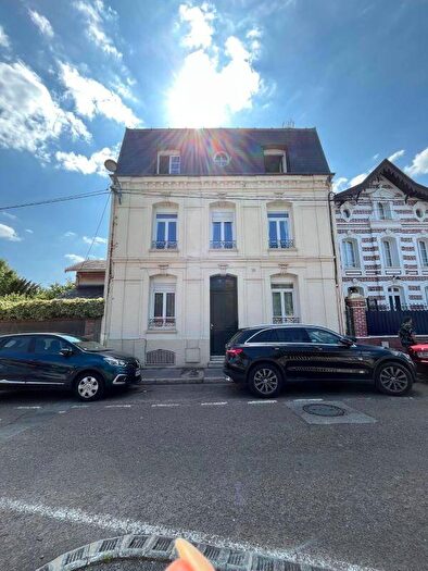 Centre Ville-Cathédrale, Évreux : Appartement 1 pièce à louer