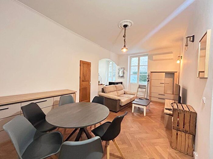 Appartement à louer - La Balance-Palais des Papes, Avignon - 3 pièces - 2 chambres