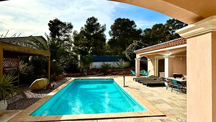 Maison à vendre - Ceyreste - 5 pièces - 4 chambres