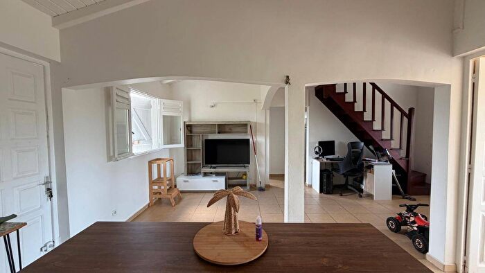 Maison à louer - Le Gosier - 3 pièces - 2 chambres