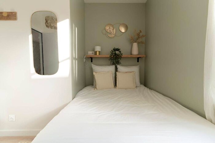 Appartement à louer - Martroi-Cathédrale, Orléans - 1 pièce - 1 chambre