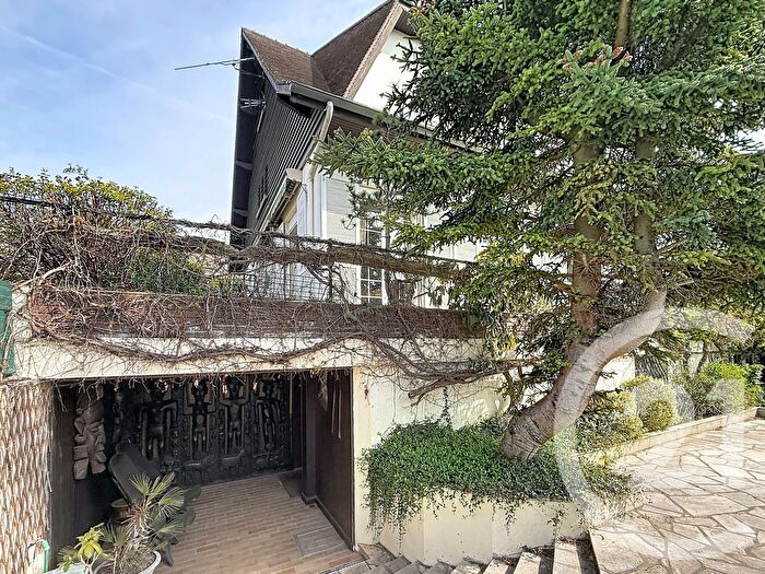 Appartement à vendre - Rueil-Malmaison, Plateau - 6 pièces - 4 chambres