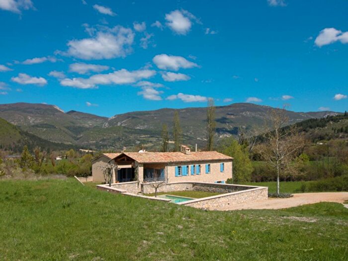 Maison à vendre - Montbrun-les-Bains - 6 pièces - 5 chambres