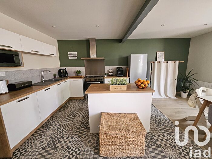 Maison à vendre - Fors - 8 pièces - 4 chambres