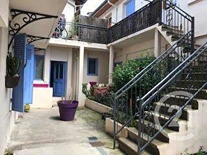 Appartement à louer - Lyon ème arrondissement - 3 pièces - 2 chambres