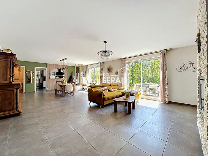 Maison 5 pièces à Perrou, à vendre