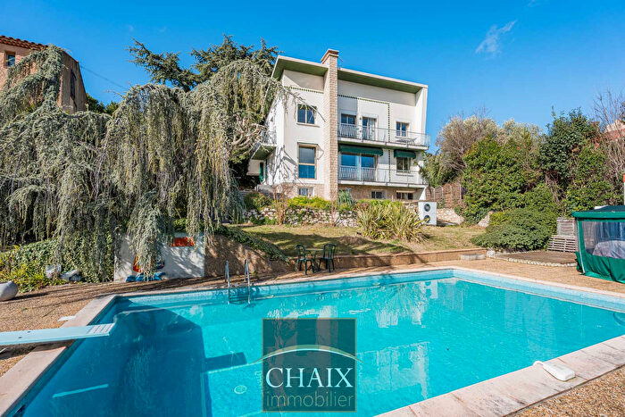 Maison à vendre - Aubagne - 8 pièces - 6 chambres