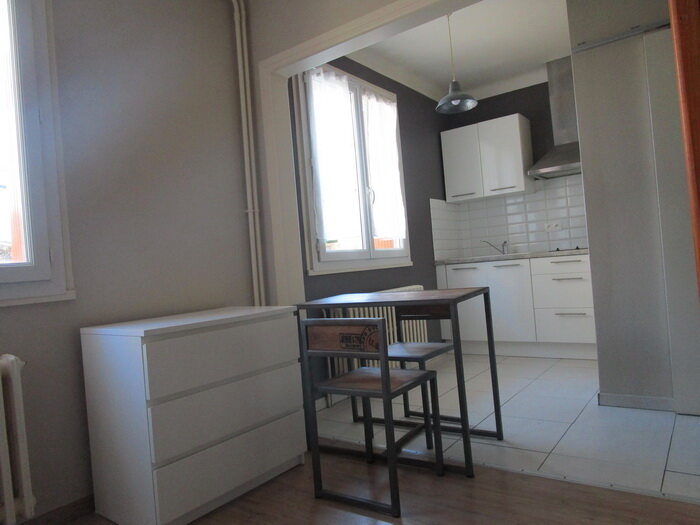 Appartement 1 pièce à louer à Rodez, Cité Lalande
