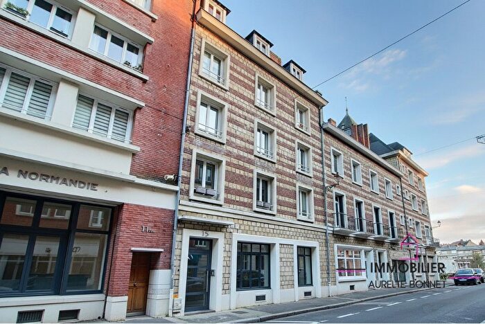 Appartement à vendre - Lisieux, Centre-ville - 4 pièces - 2 chambres