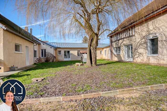 Maison 12 pièces à vendre - Nogent-le-Roi