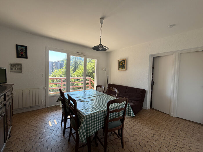 Appartement 3 pièces à Laveissière, à vendre