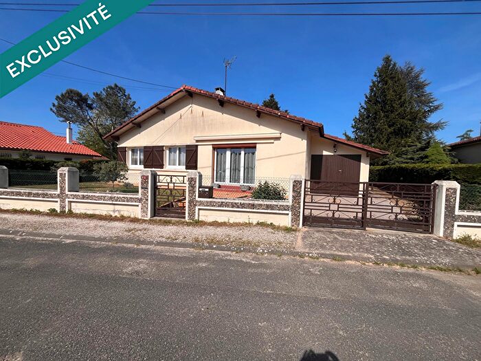 Maison à vendre - Roquefort - 5 pièces - 3 chambres