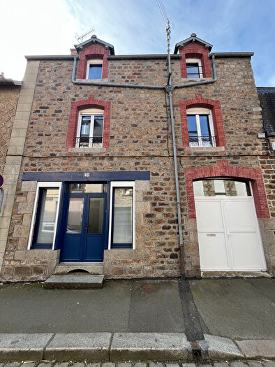 Maison à vendre - Fougères, Paron, Orières, Ecartelée, Bonabry - 8 pièces - 4 chambres