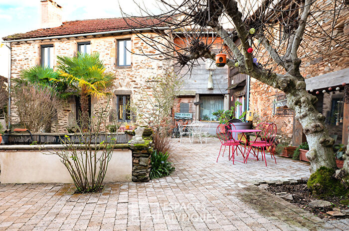 Maison à vendre - Villefranche-dAlbigeois - 9 pièces - 6 chambres